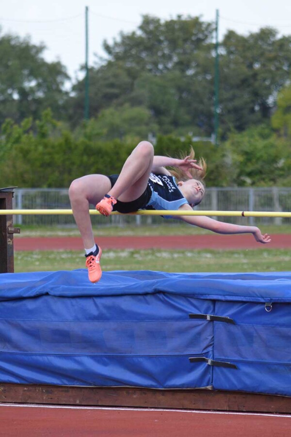 U18 - Junior Athletics for 12-17 Year Olds - Poole Runners